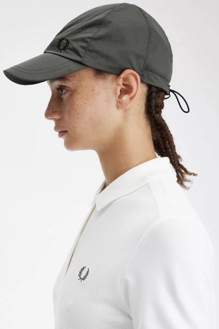 Fred Perry Canada | Polo Tops, T Shirts, Sweaters & Bags on Sale