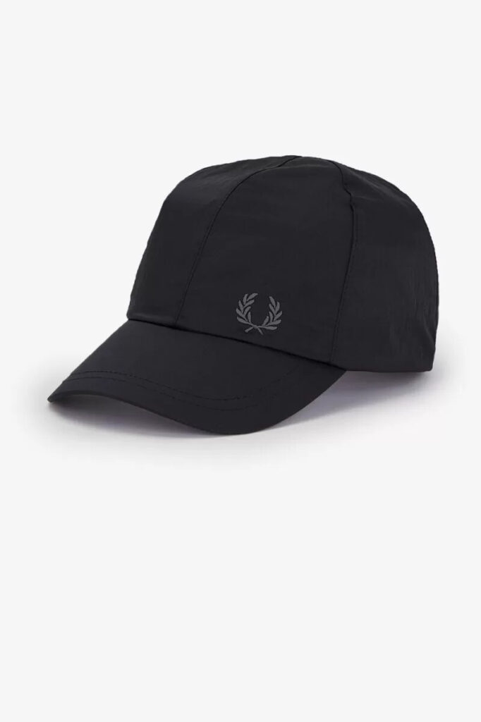 Fred Perry Canada | Polo Tops, T Shirts, Sweaters & Bags on Sale